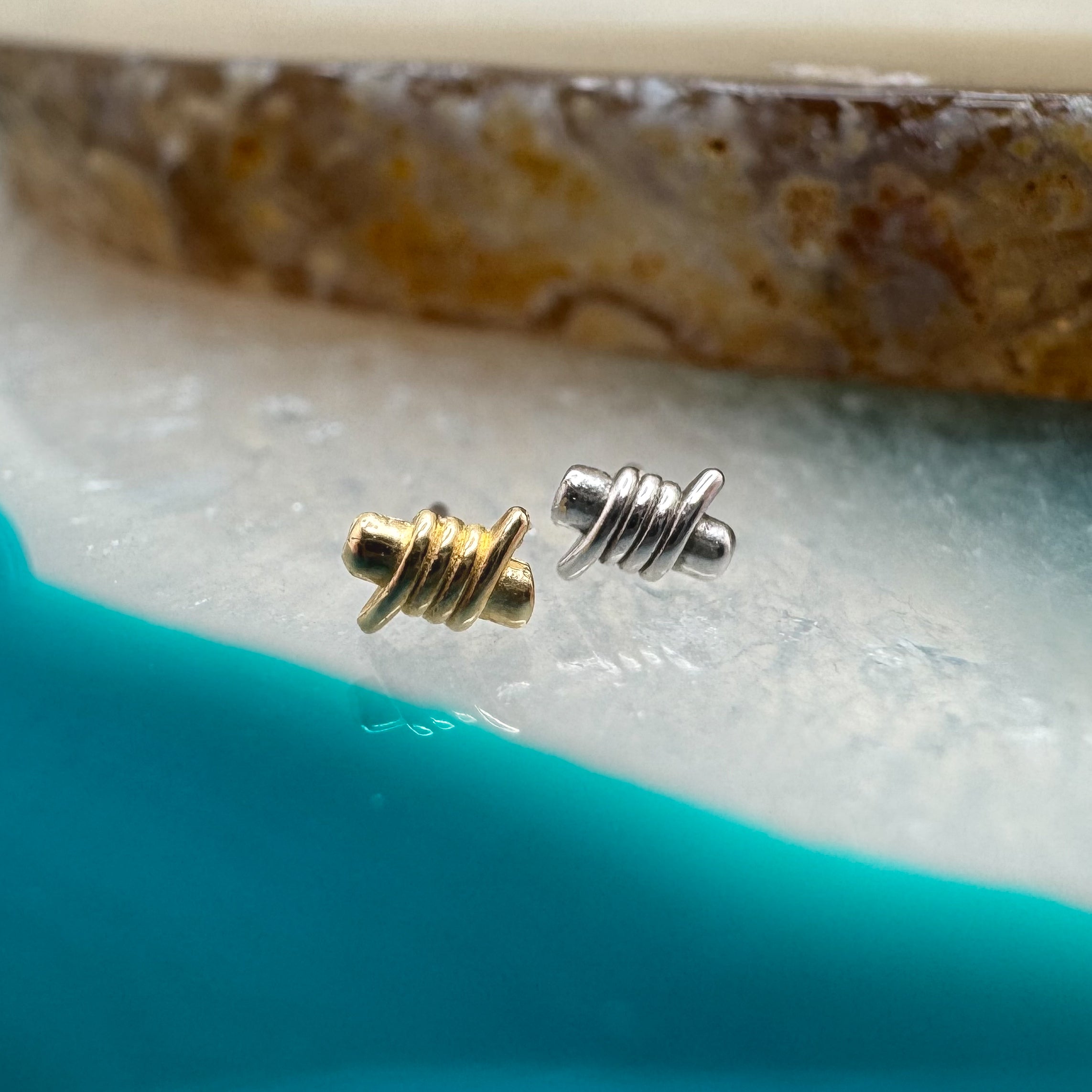 14K Mini Barbed Wire – Atomic Body Jewelry
