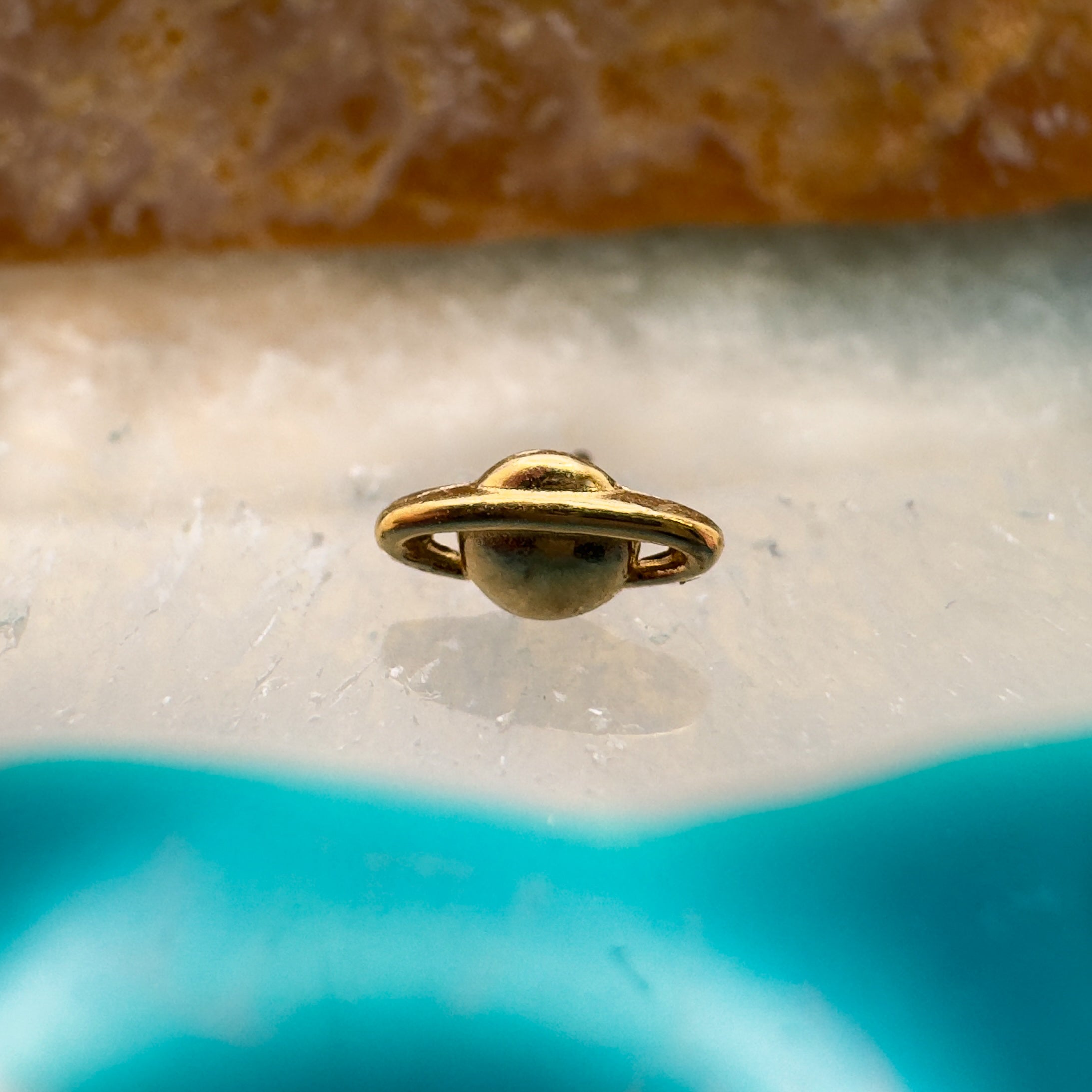 14K Saturn Threadless End – Atomic Body Jewelry